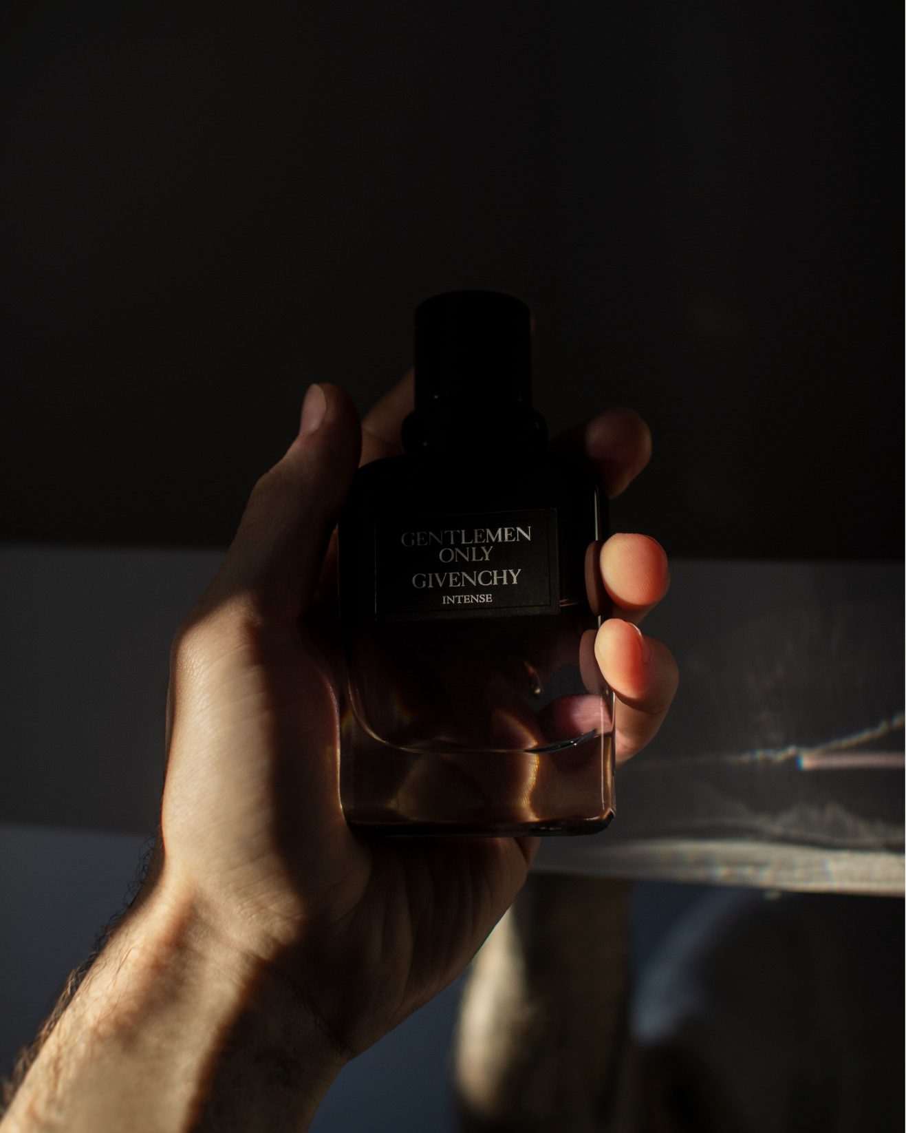 The difference between Cologne vs Perfume - Dossier Blog